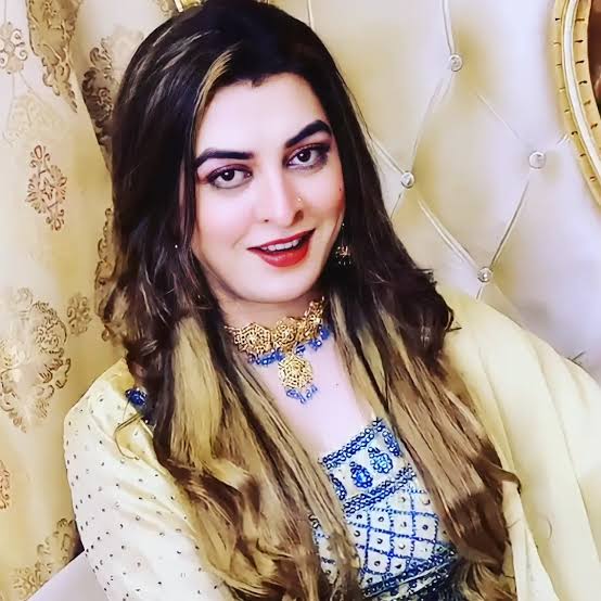 Madam Talash Biography: Age, Net Worth, Family, Spouse, Nationality ...